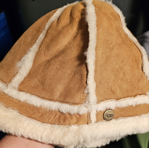 UGG | Accessories | Ugg Winter Hat Sheepskin Leather | Poshmark
